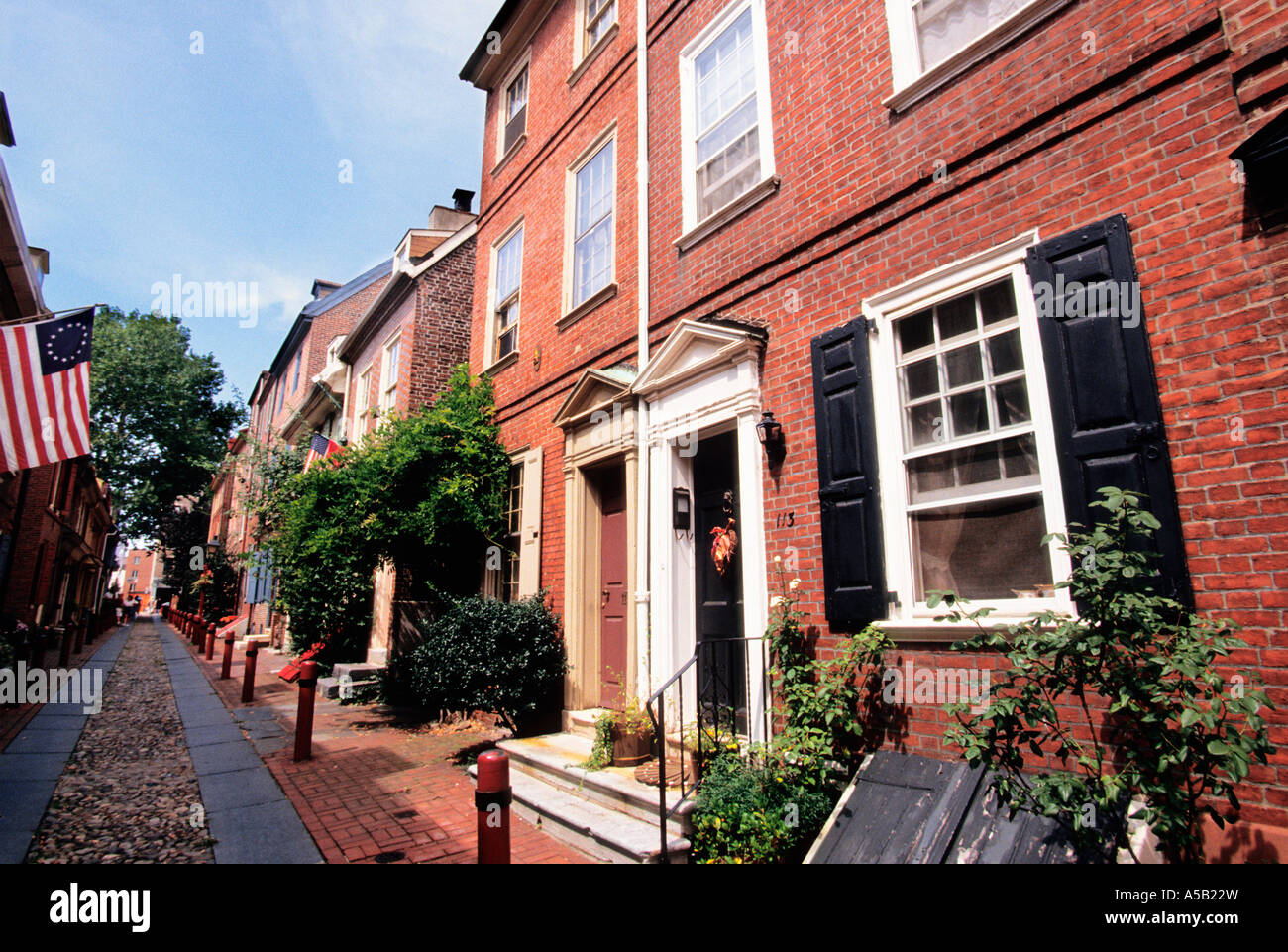 Elfreth's Alley Philadelphia USA Old city District. Oldest residential ...