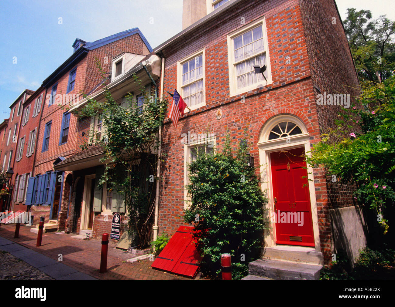 Row houses philadelphia pa hi-res stock photography and images - Alamy
