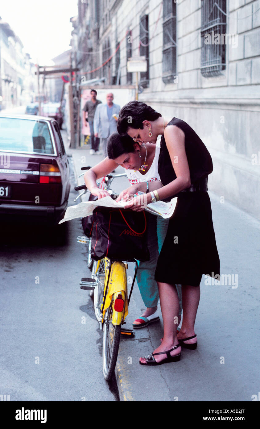 Asking for directions tourist hi-res stock photography and images - Alamy