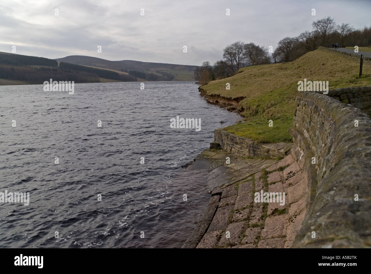 Peak district reservoir full hi-res stock photography and images - Alamy