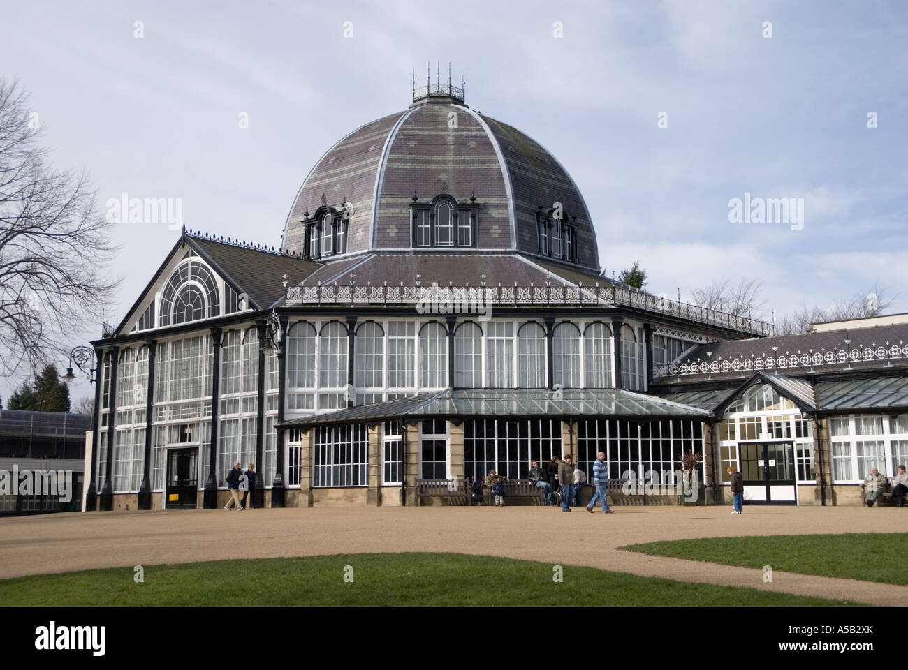 Octagon pavilion hi-res stock photography and images - Alamy