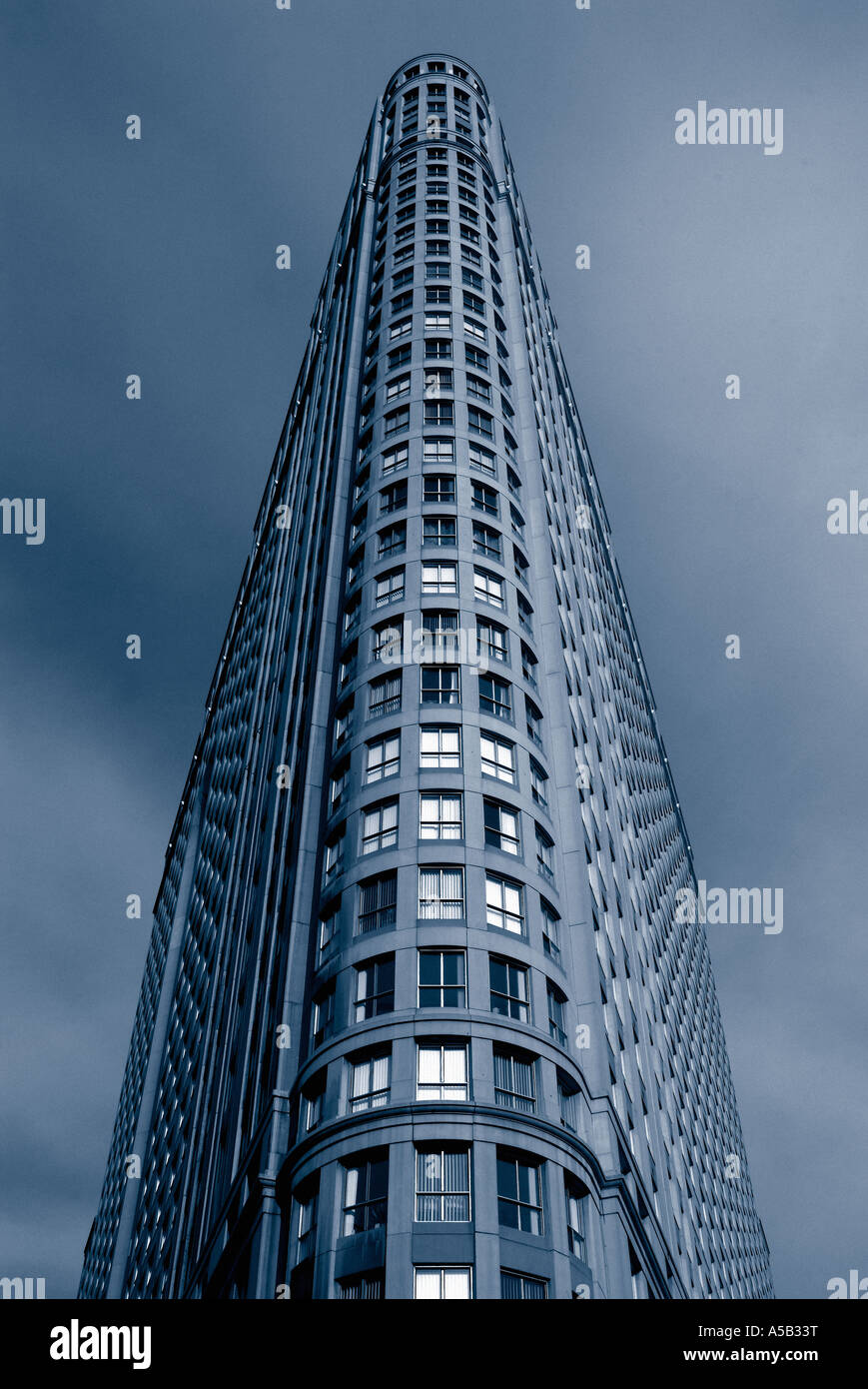 Curved downtown building Stock Photo - Alamy