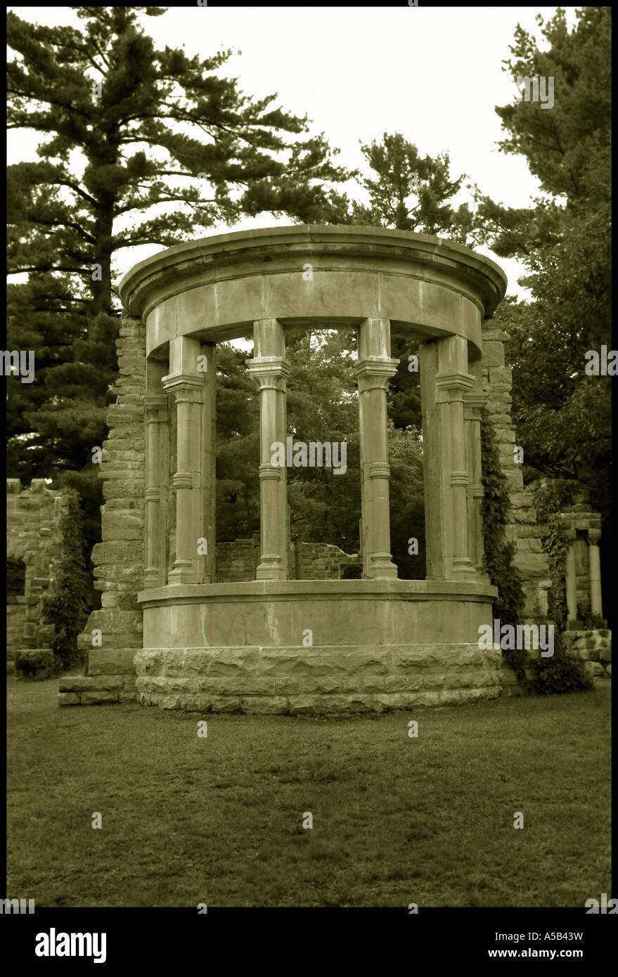 Ruins at Kingsmere, Gatineau Park, Quebec Canada Stock Photo - Alamy