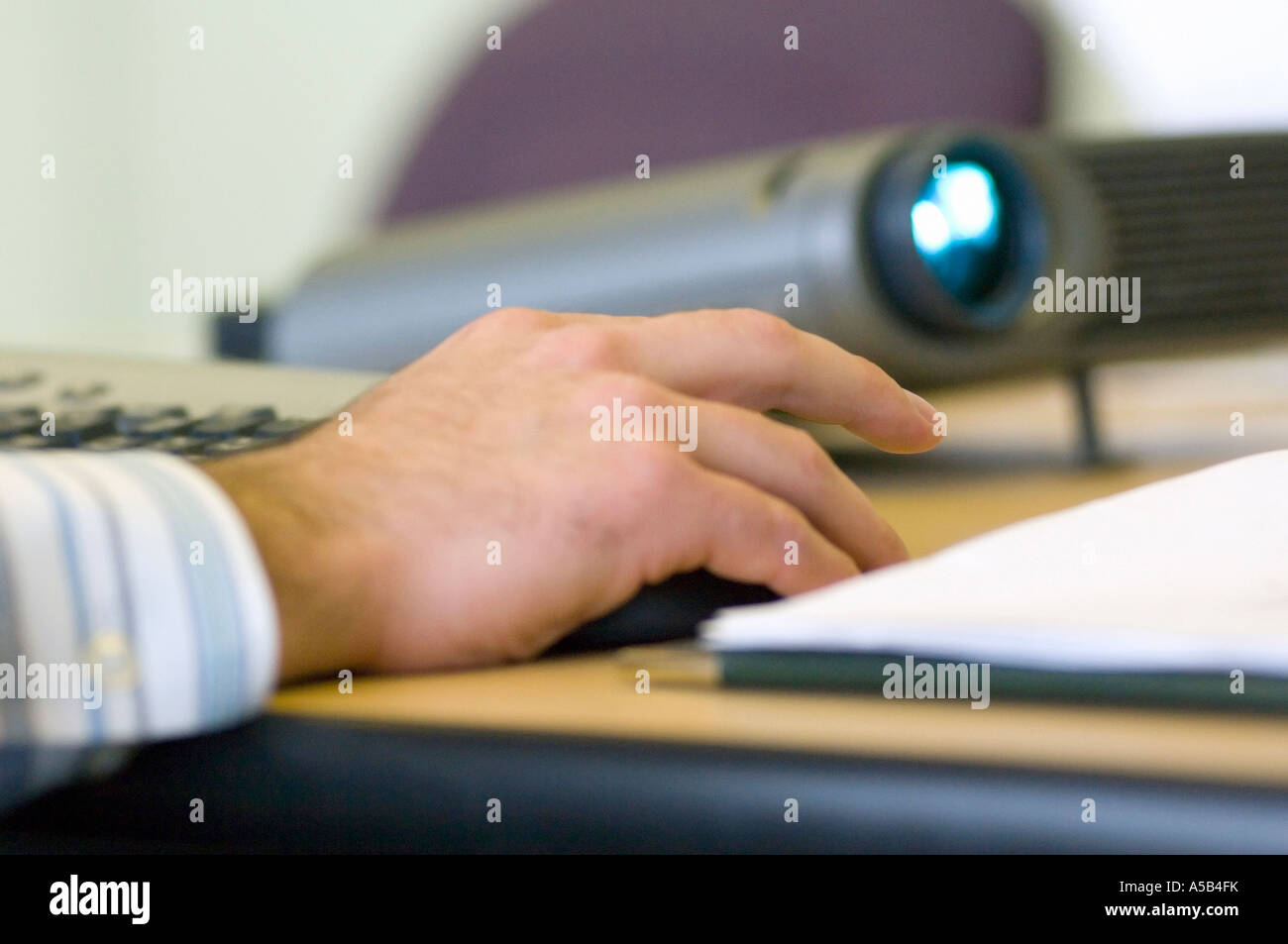 Operating laptop wireless mouse hi-res stock photography and images - Alamy