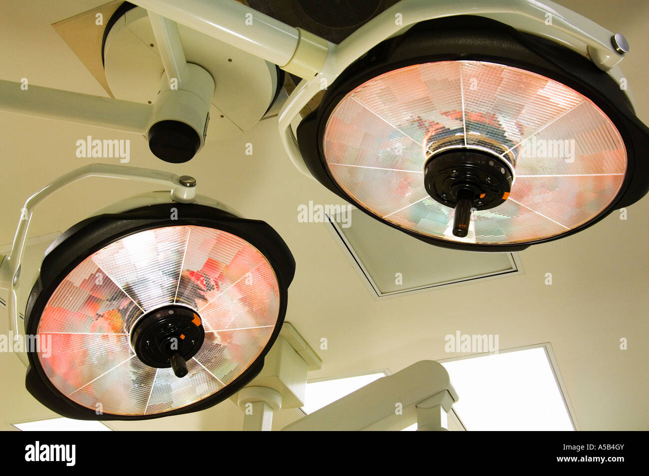 Operating room examination lights Stock Photo - Alamy