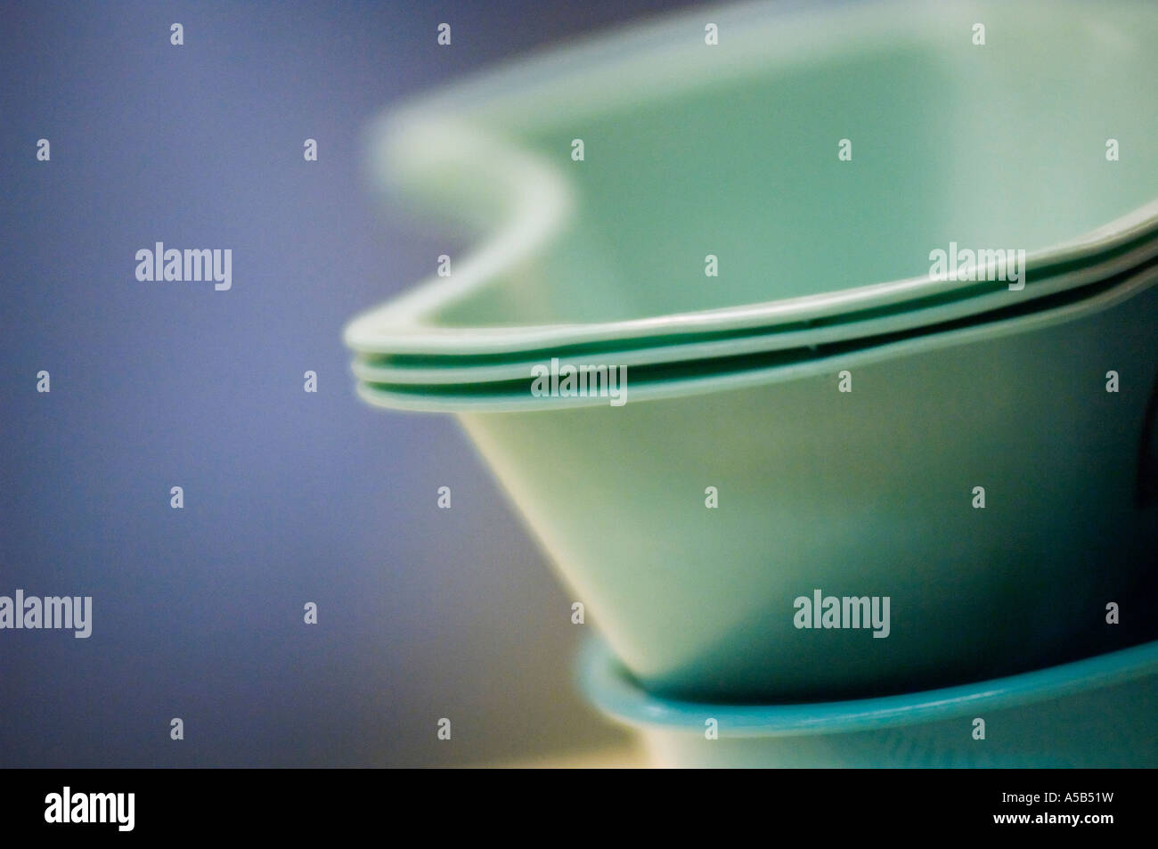 Patient hospital dish Stock Photo - Alamy