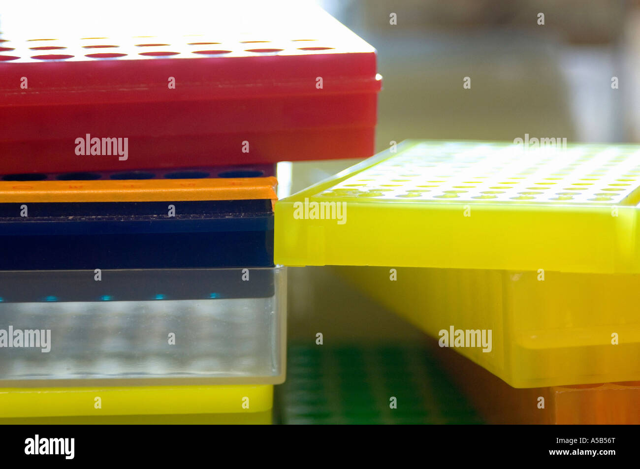 Lab counter hi-res stock photography and images - Alamy