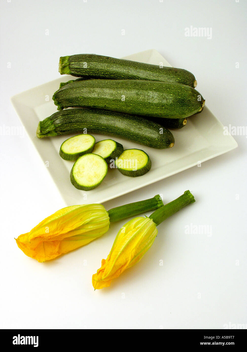 Courgettes cutout hi-res stock photography and images - Alamy