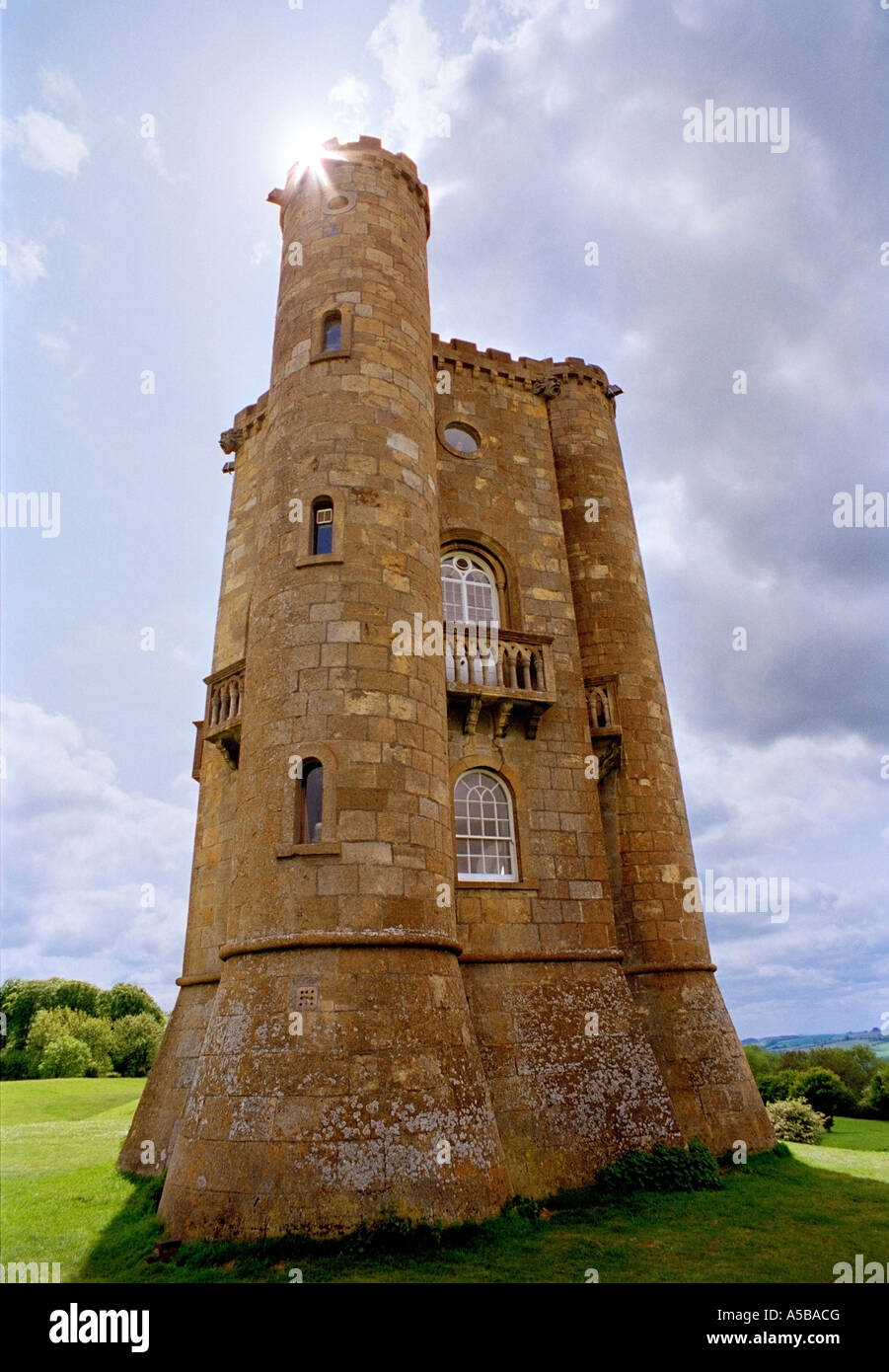Broadway tower cotswolds hi-res stock photography and images - Alamy