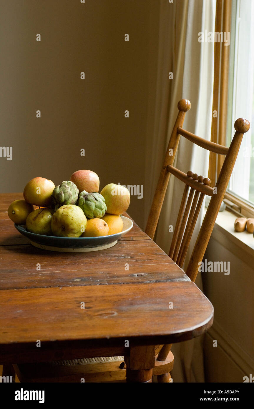 Country table with fruit and vegetables Stock Photo - Alamy