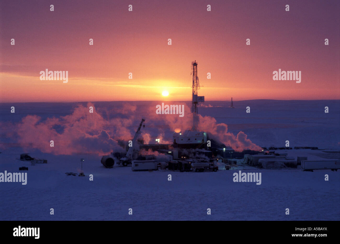 Arctic oil rig hi-res stock photography and images - Alamy