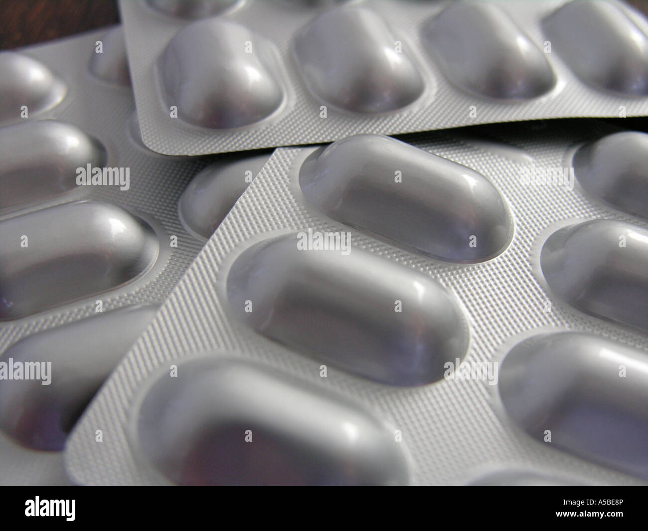 Omeprazole Capsules Omeprazole High Resolution Stock Photography and ...