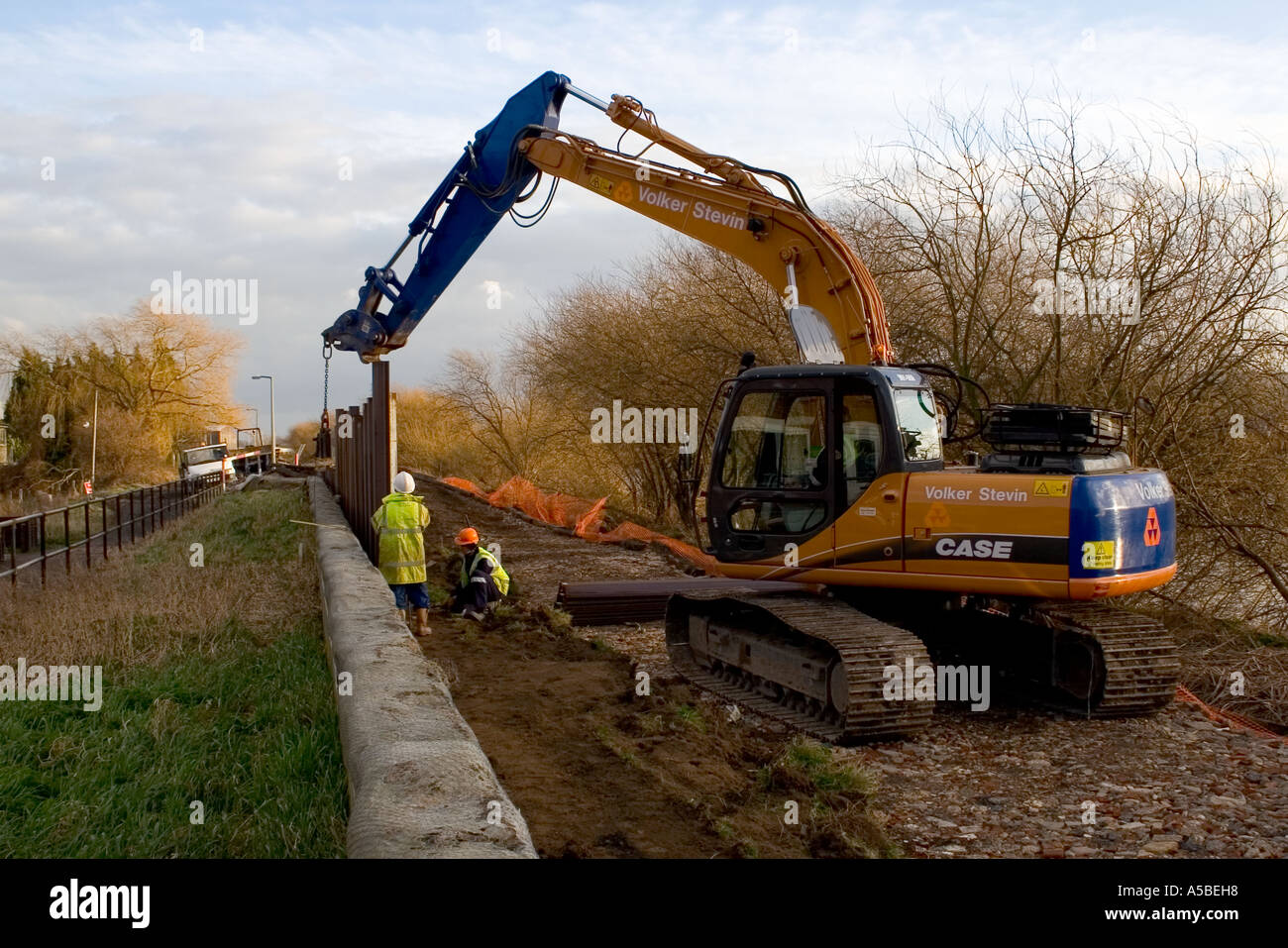 Construction work on the flood defence system in Selby Stock Photo - Alamy
