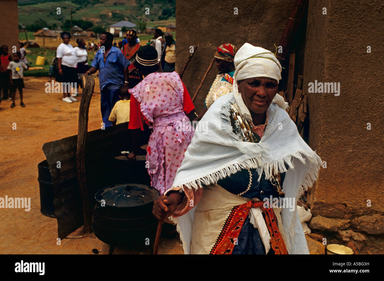 Tribal people cooking South Africa Stock Photo - Alamy