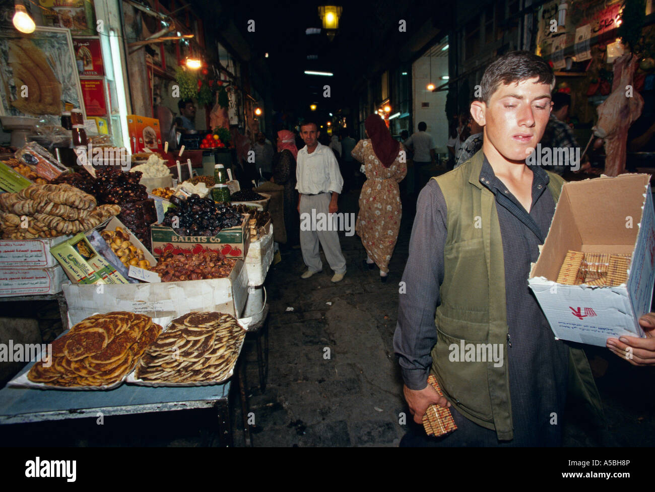 A scene at the Damascus Market Syria Stock Photo - Alamy