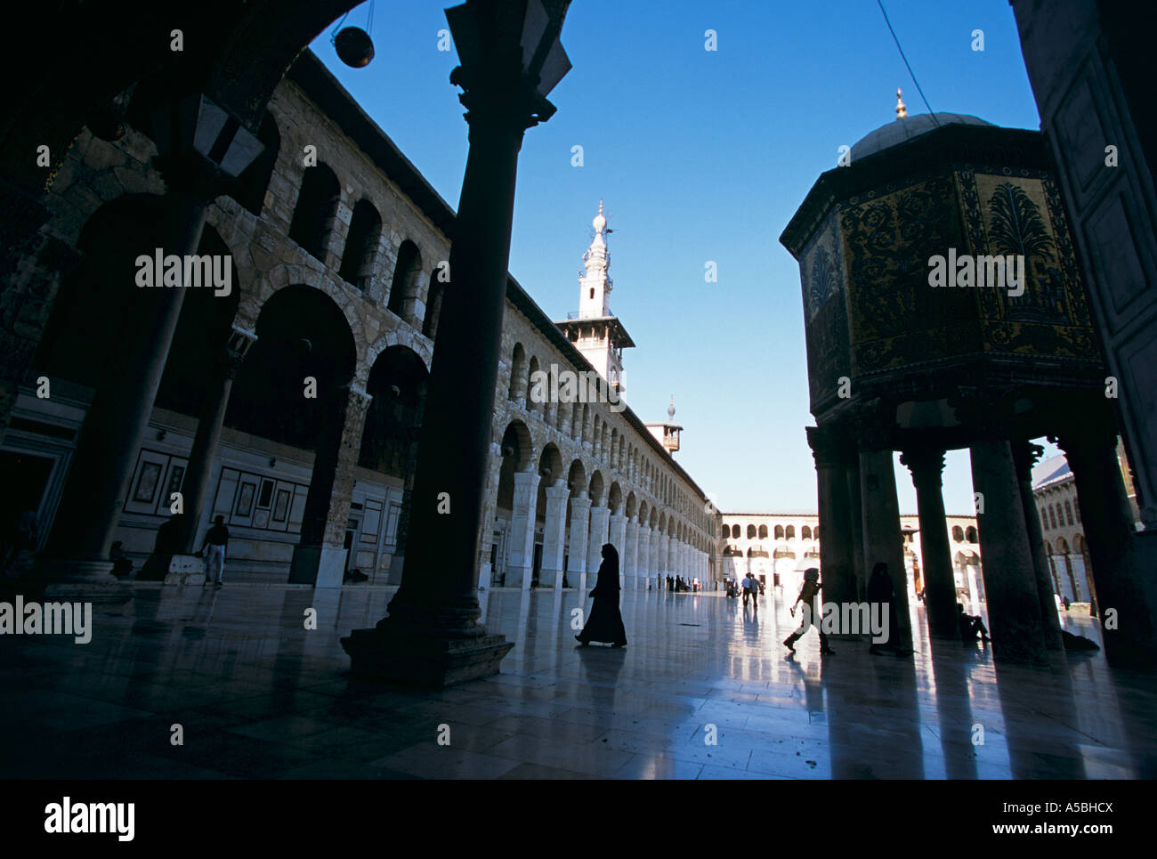 Mosques in lebanon hi-res stock photography and images - Alamy