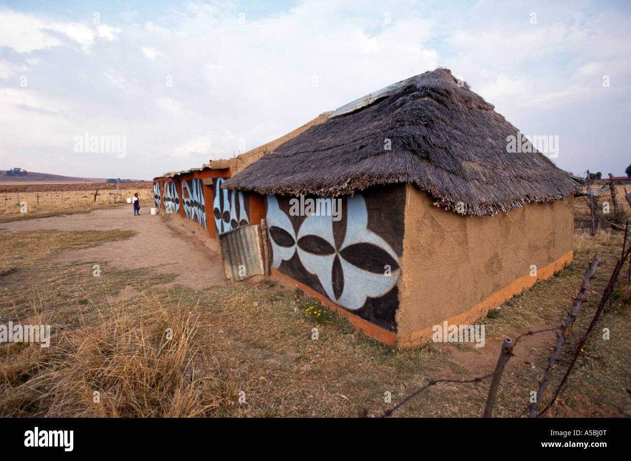 Kwazulu huts hi-res stock photography and images - Alamy