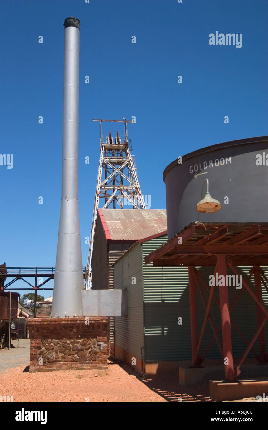 gold mining facility kalgoorlie western australia Stock Photo - Alamy