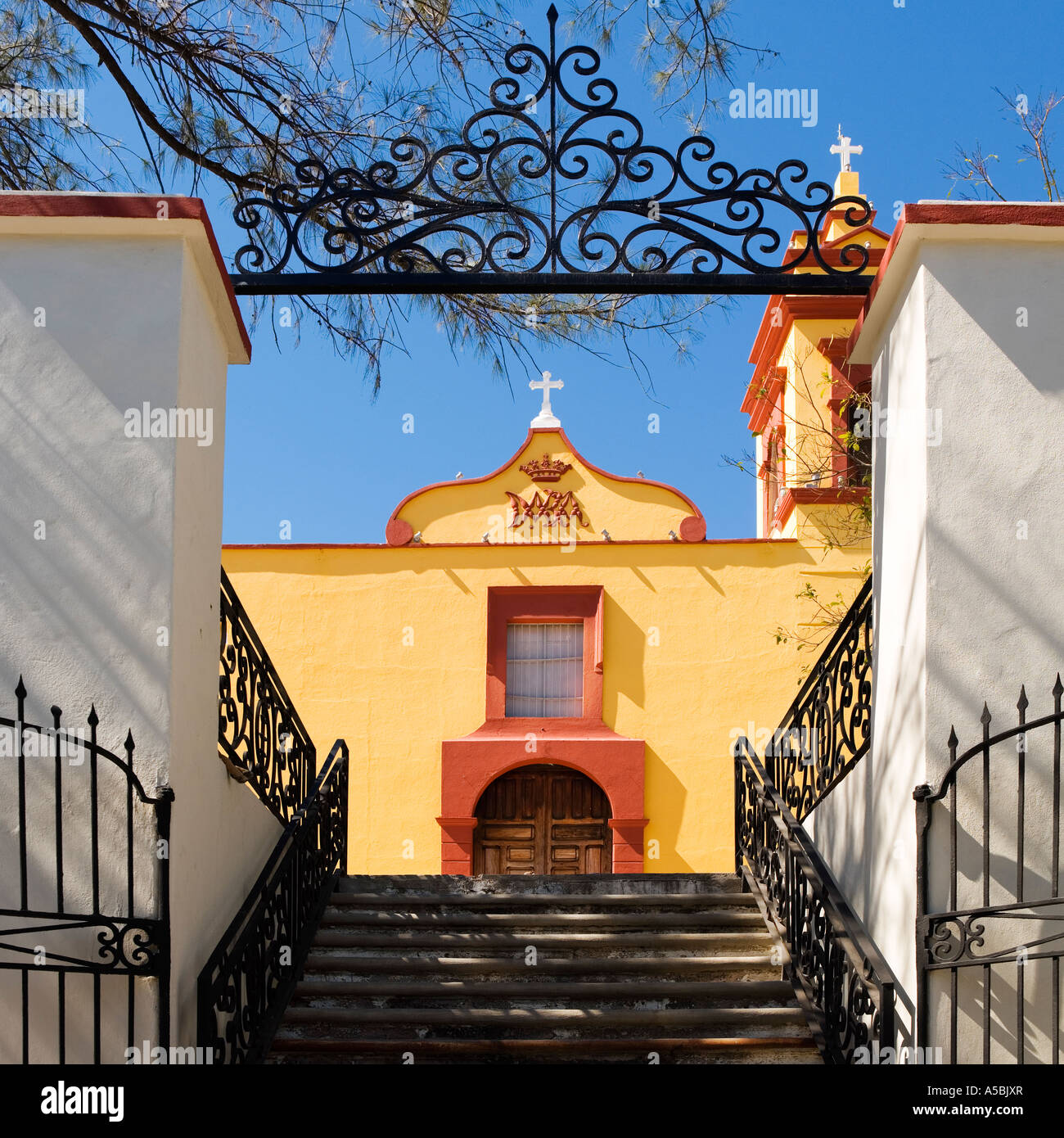 Neo classical church hi-res stock photography and images - Alamy