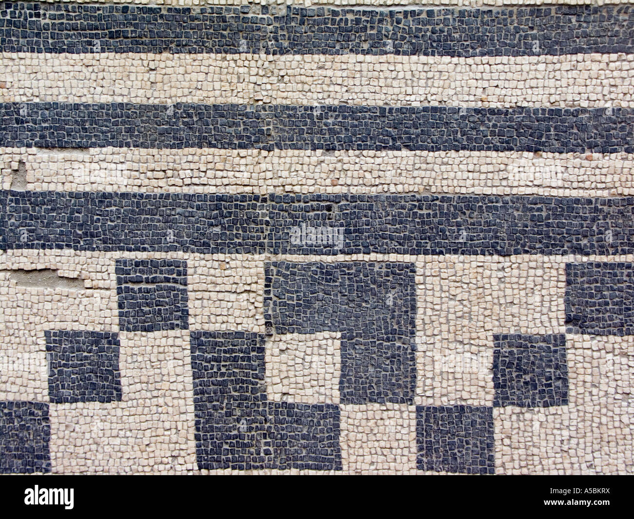 Ancient roman geometric mosaic hi-res stock photography and images - Alamy