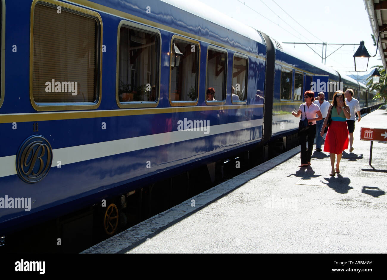 The Blue Train and passengers. South Africa RSA Stock Photo - Alamy
