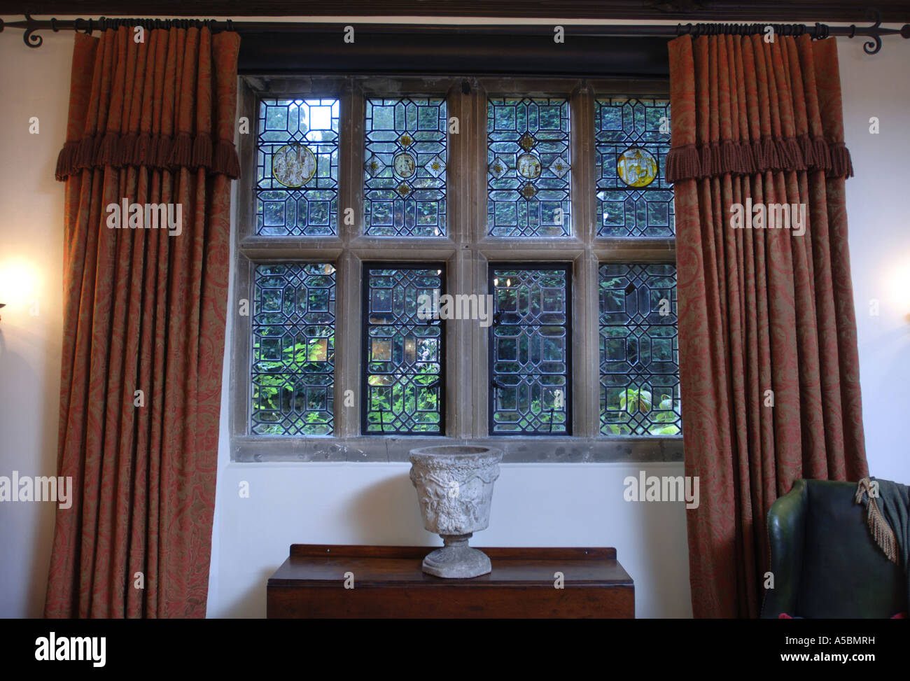 Medieval court room hi-res stock photography and images - Alamy