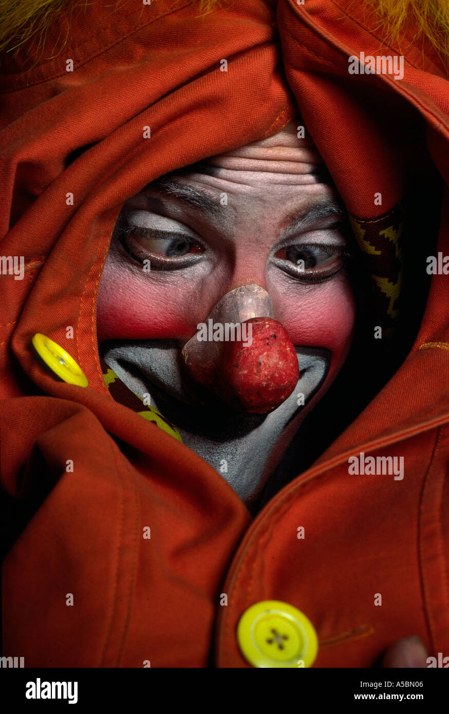 Clown performance hi-res stock photography and images - Alamy