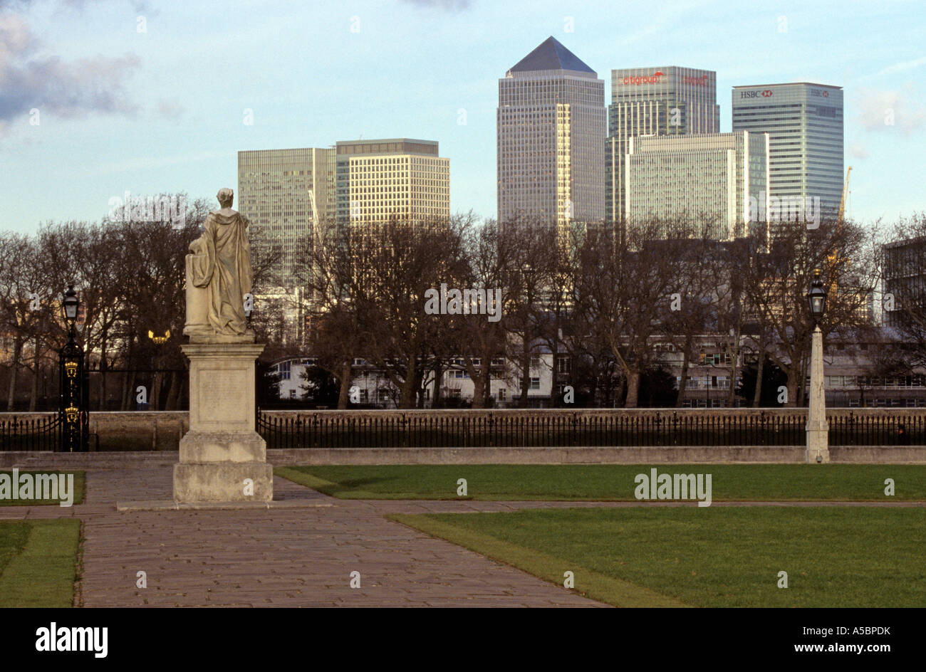 Buildings and landmarks citigroup offices london hi-res stock ...