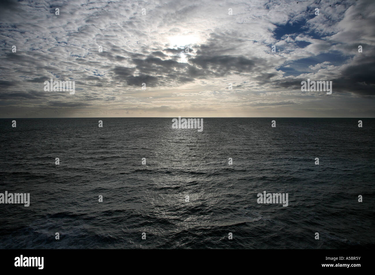 Sky and horizon hi-res stock photography and images - Alamy