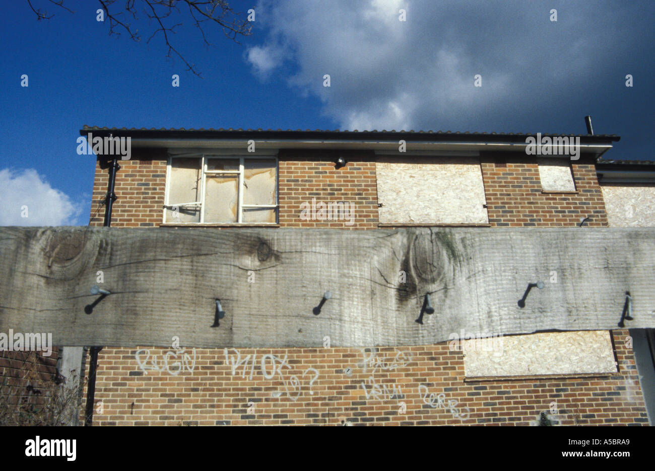 Run down area, london hi-res stock photography and images - Alamy