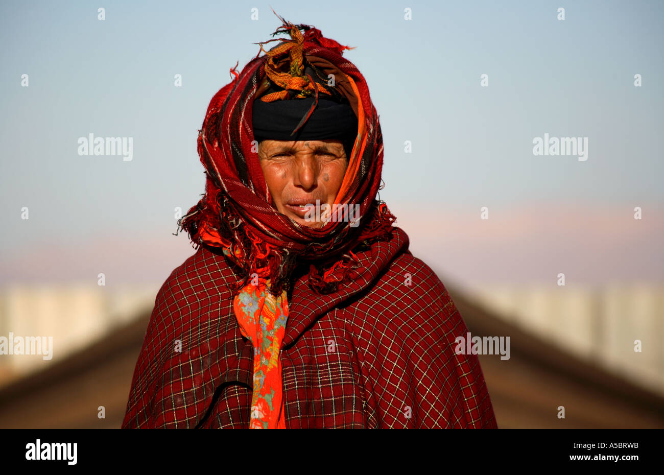 Berber girl in traditional clothes hi-res stock photography and images ...