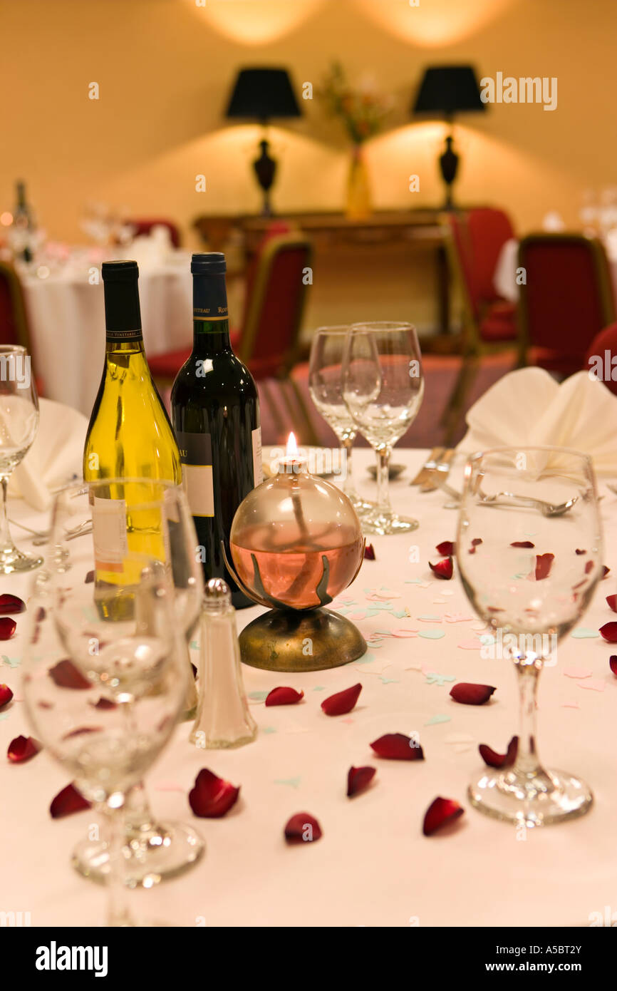 RESTAURANT TABLE SET Stock Photo - Alamy