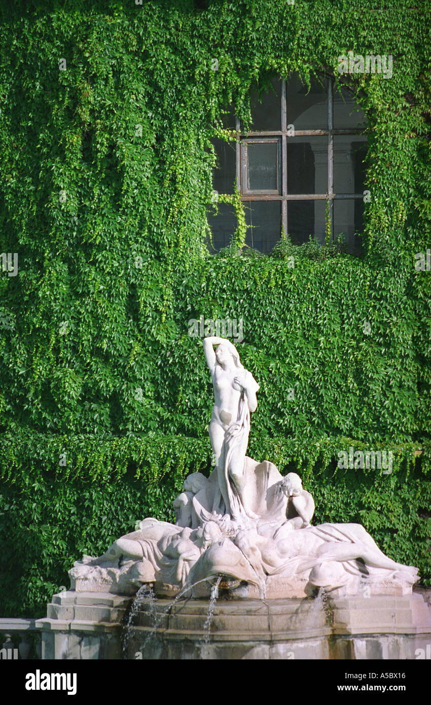 Statue, Budapest Spa (Hungary Stock Photo - Alamy