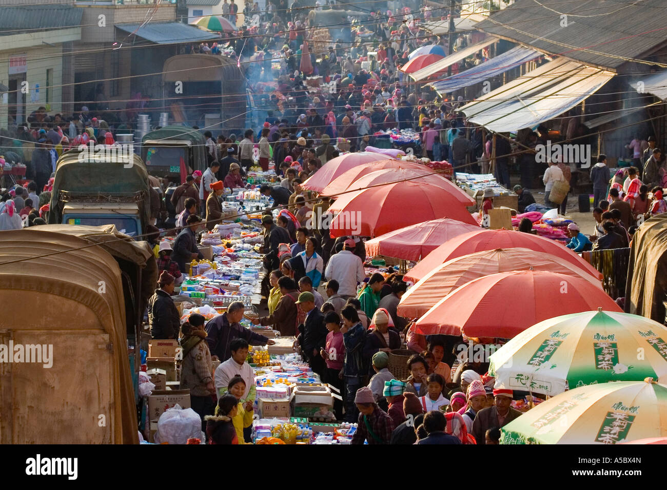 Xiding Thursday Market Xishuangbanna Yunnan China Stock Photo - Alamy