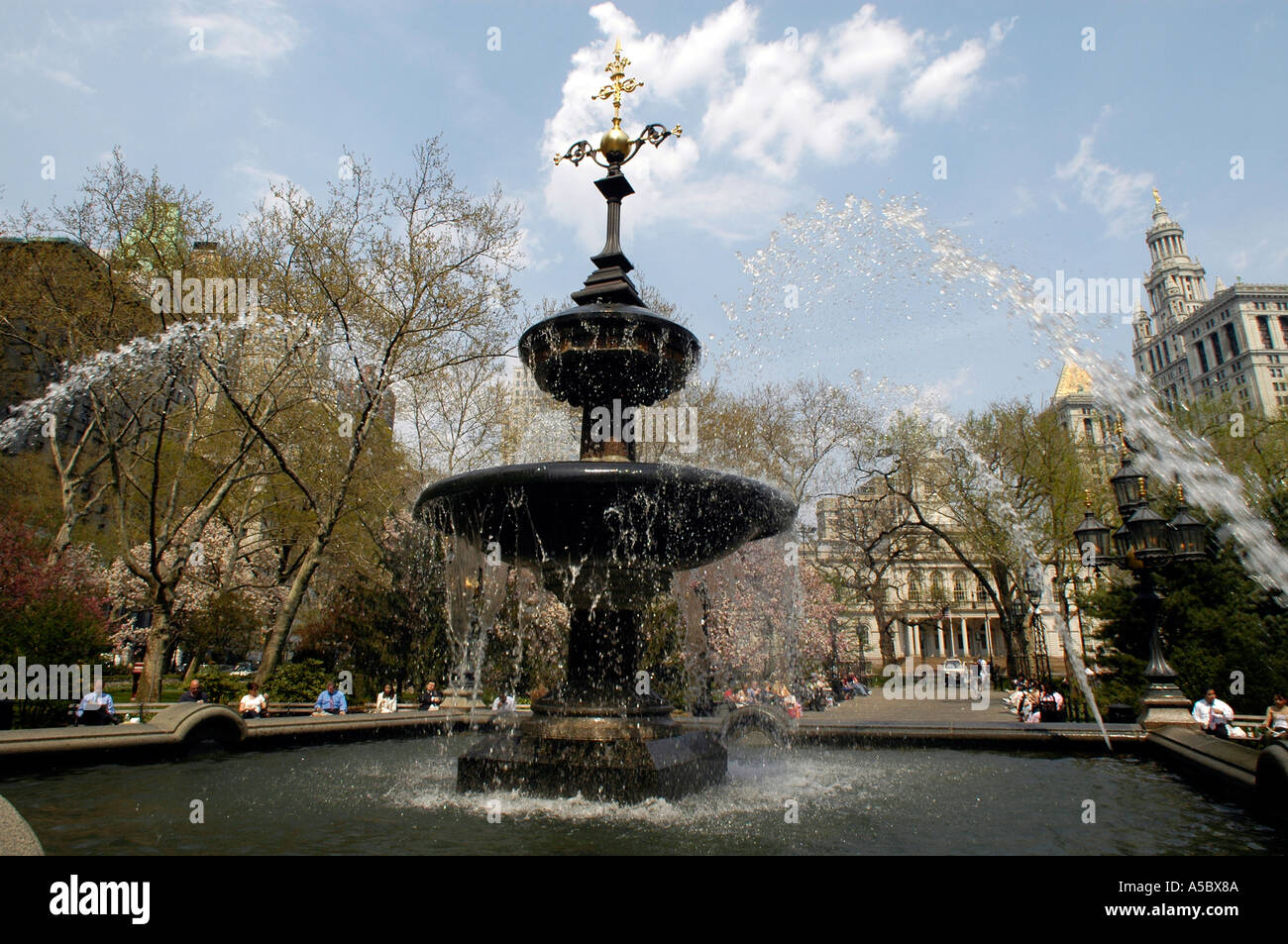 Ornamental fountain centerpiece hi-res stock photography and images - Alamy