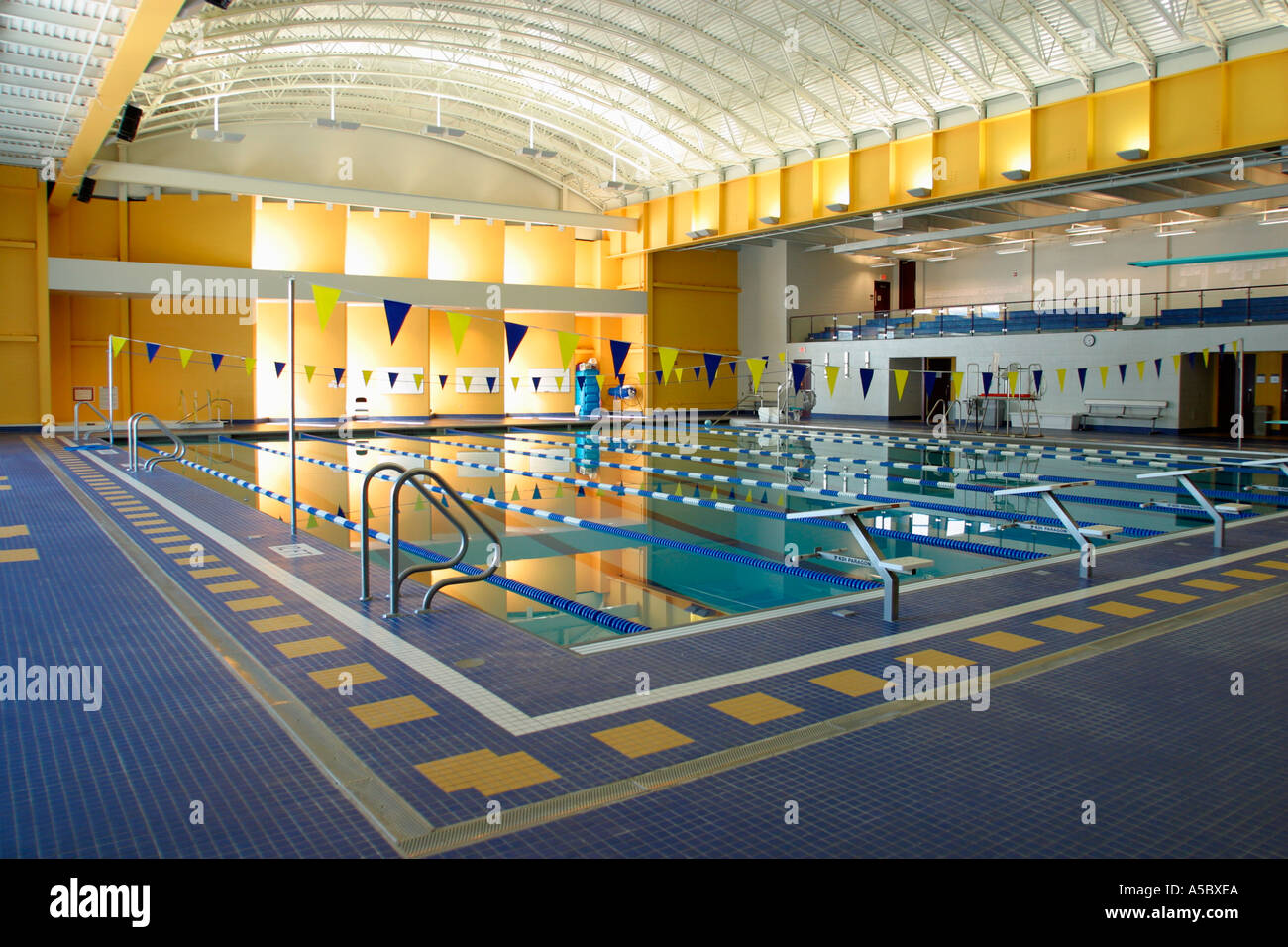 Empty pool for swim meet hi-res stock photography and images - Alamy