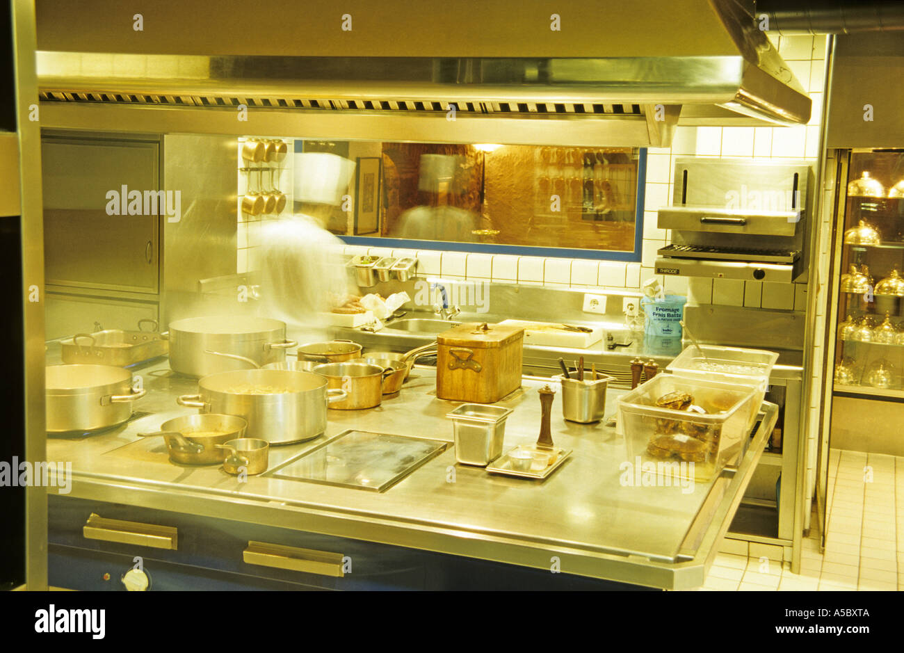 Kitchen of a restaurant Stock Photo - Alamy