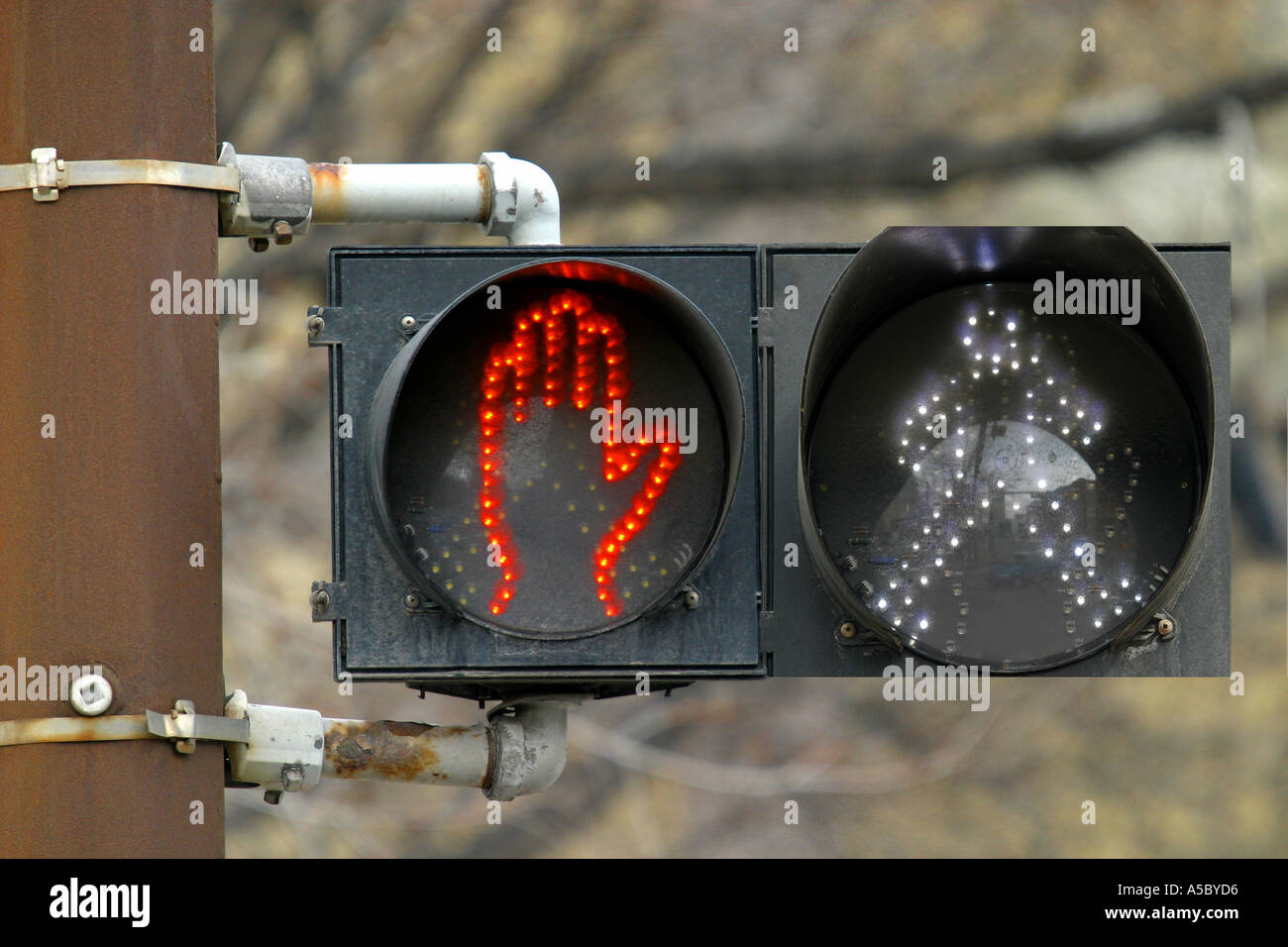 Hand stop red signals hi-res stock photography and images - Alamy