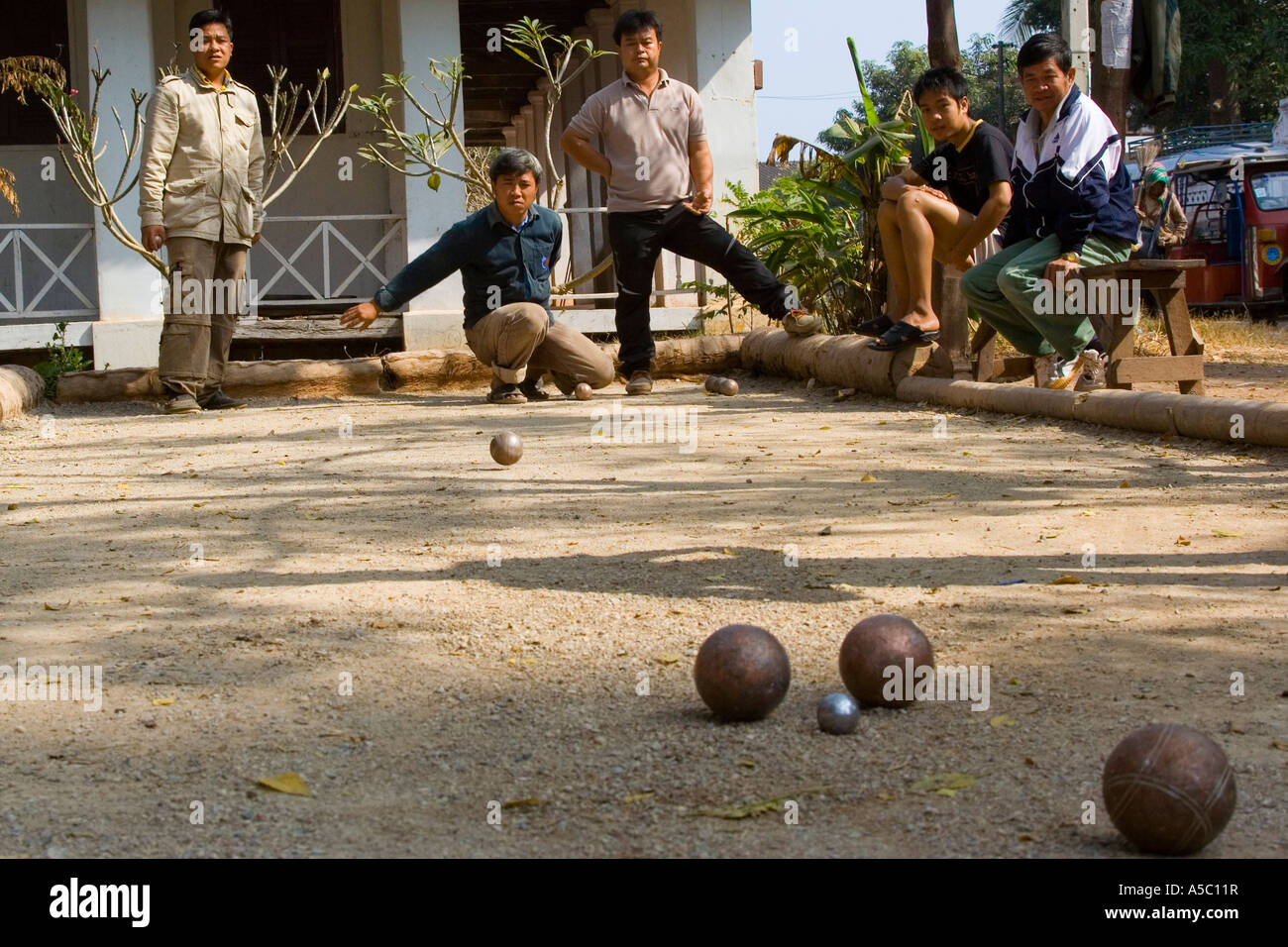 Laotian men hi-res stock photography and images - Alamy