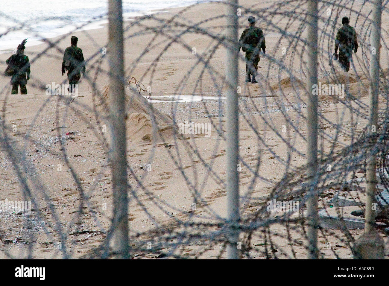 Korea dmz soldiers patrol hi-res stock photography and images - Alamy