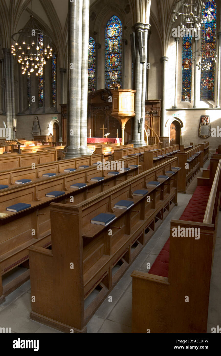 London church inside hi-res stock photography and images - Alamy