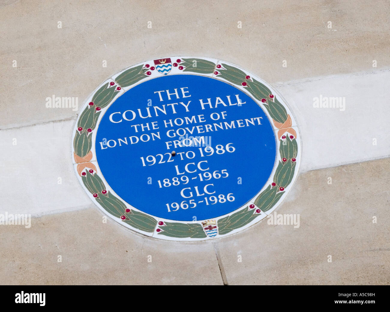 London blue placque the county hall hi-res stock photography and images ...