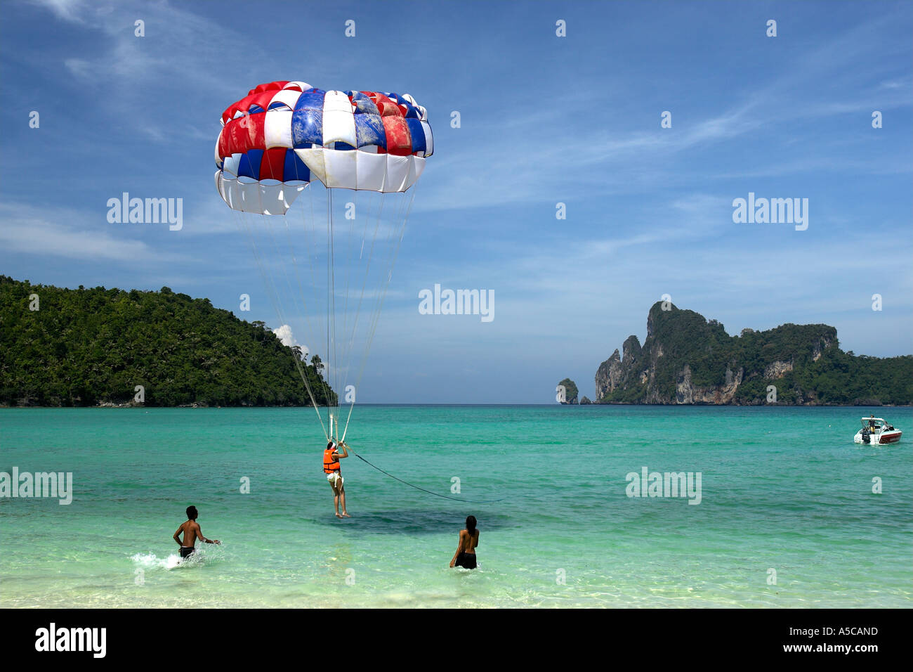 Parascending ride hi-res stock photography and images - Alamy
