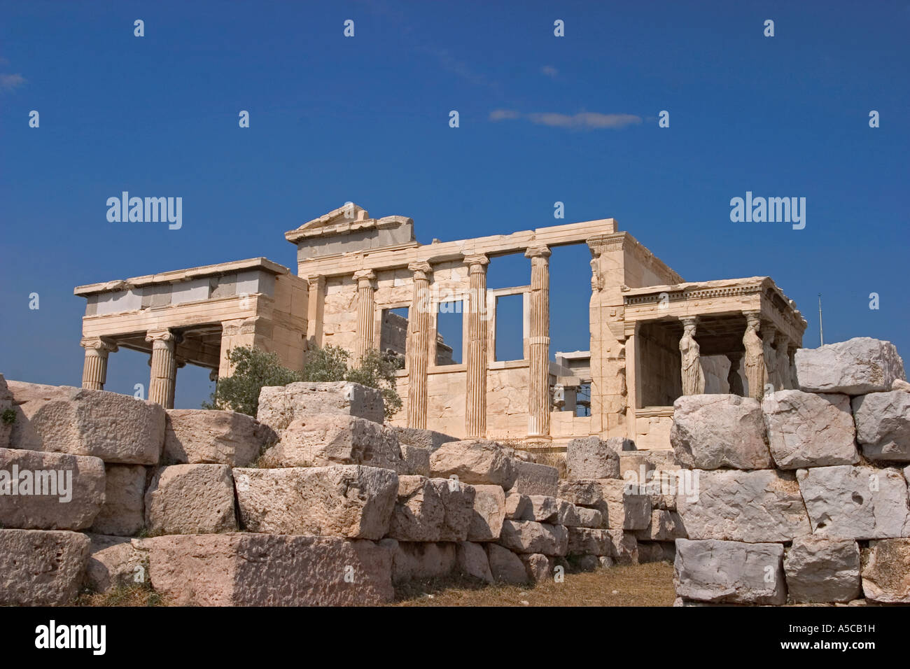 Tourists visiting parthenon temple hi-res stock photography and images ...