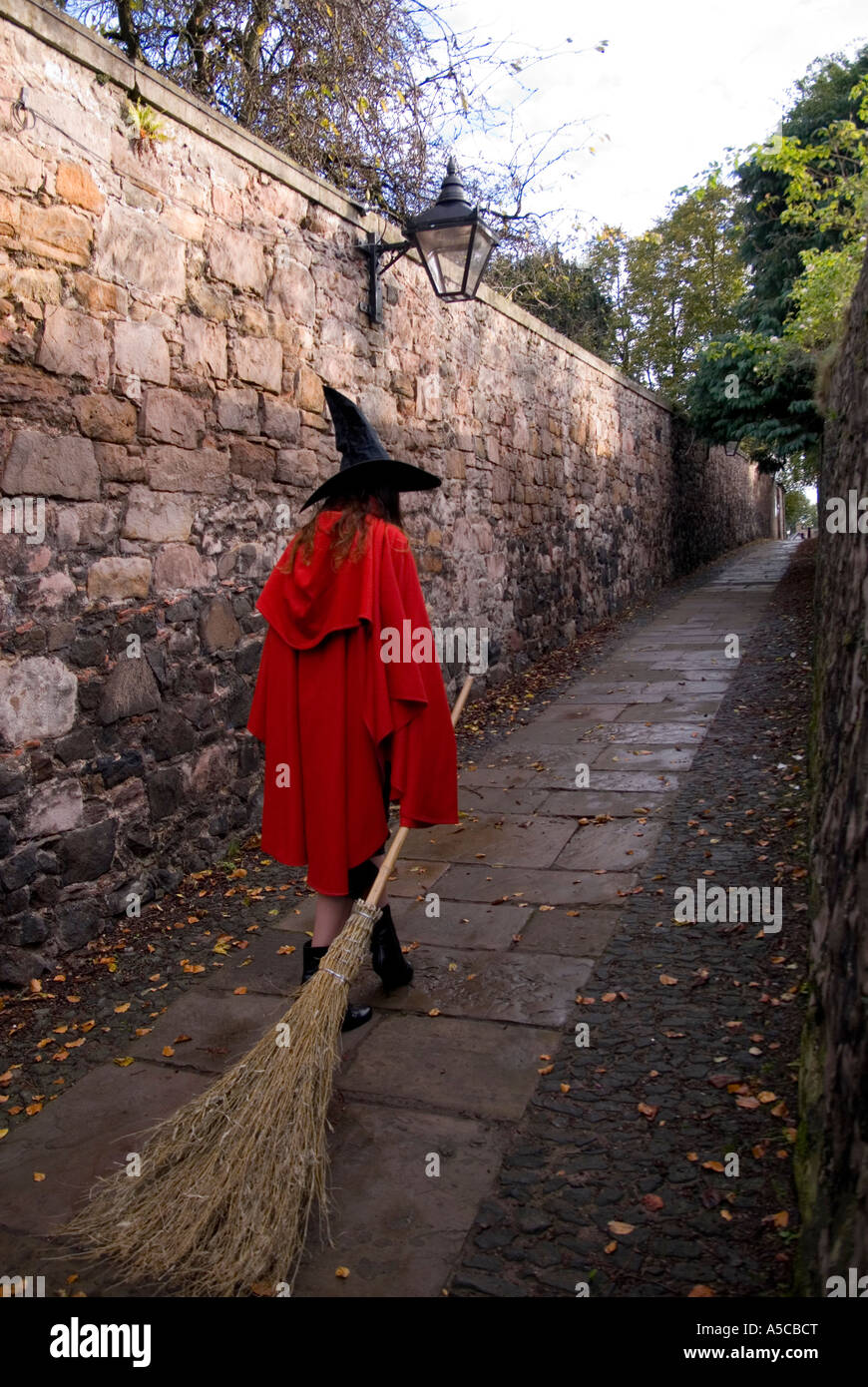 Witches hi-res stock photography and images - Alamy