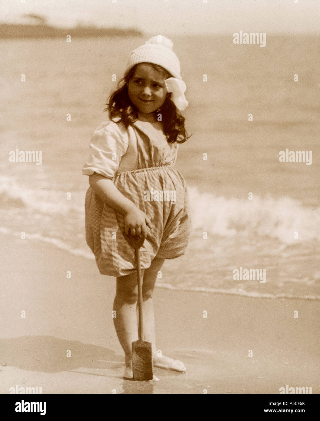 Bathing suit 1900 hi-res stock photography and images - Alamy