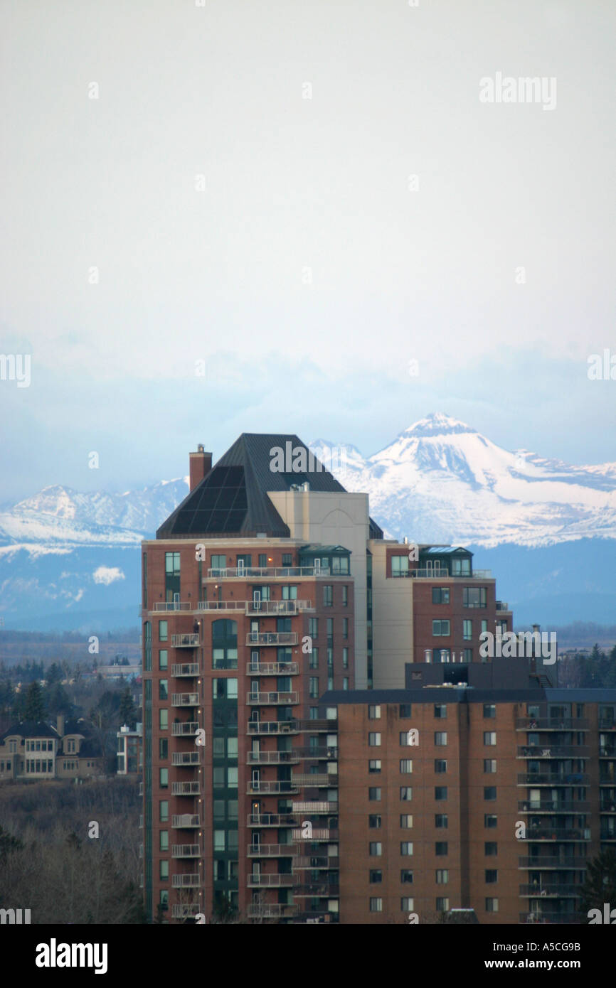 View downtown calgary rocky mountains hi-res stock photography and ...