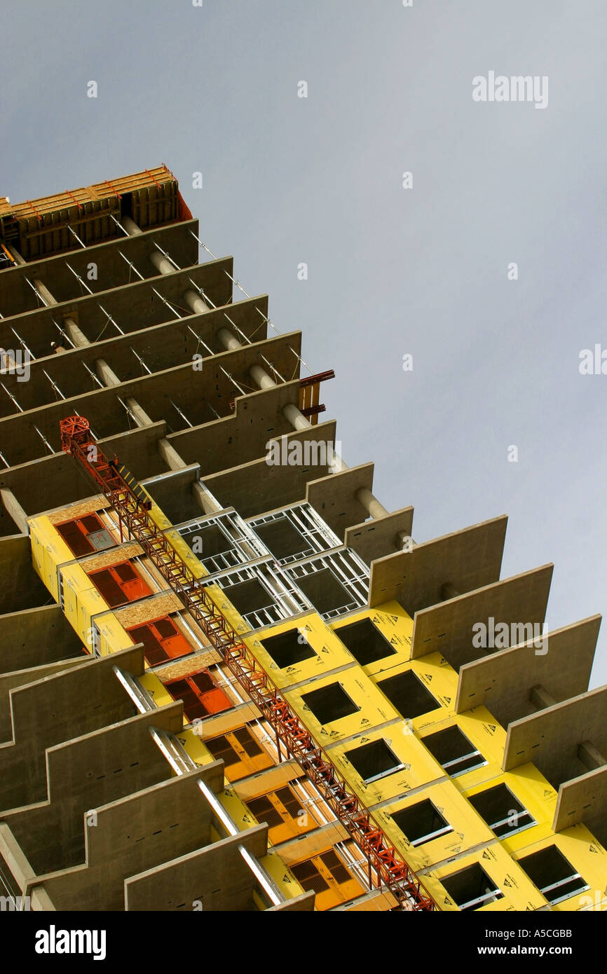 Right angle triangle building hi-res stock photography and images - Alamy