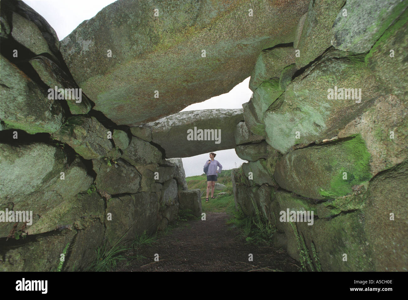Bant carn burial chamber hi-res stock photography and images - Alamy