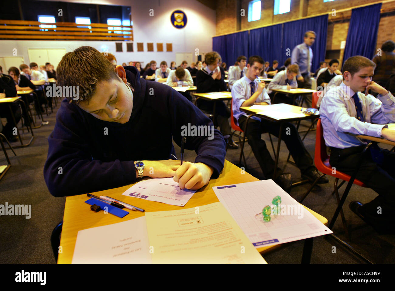 Grammar school pupils hi-res stock photography and images - Alamy
